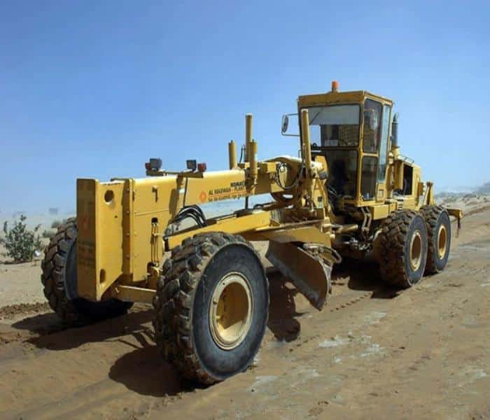 Komatsu GD705A-4 Motor Grader Official Workshop Service Repair Manual ...